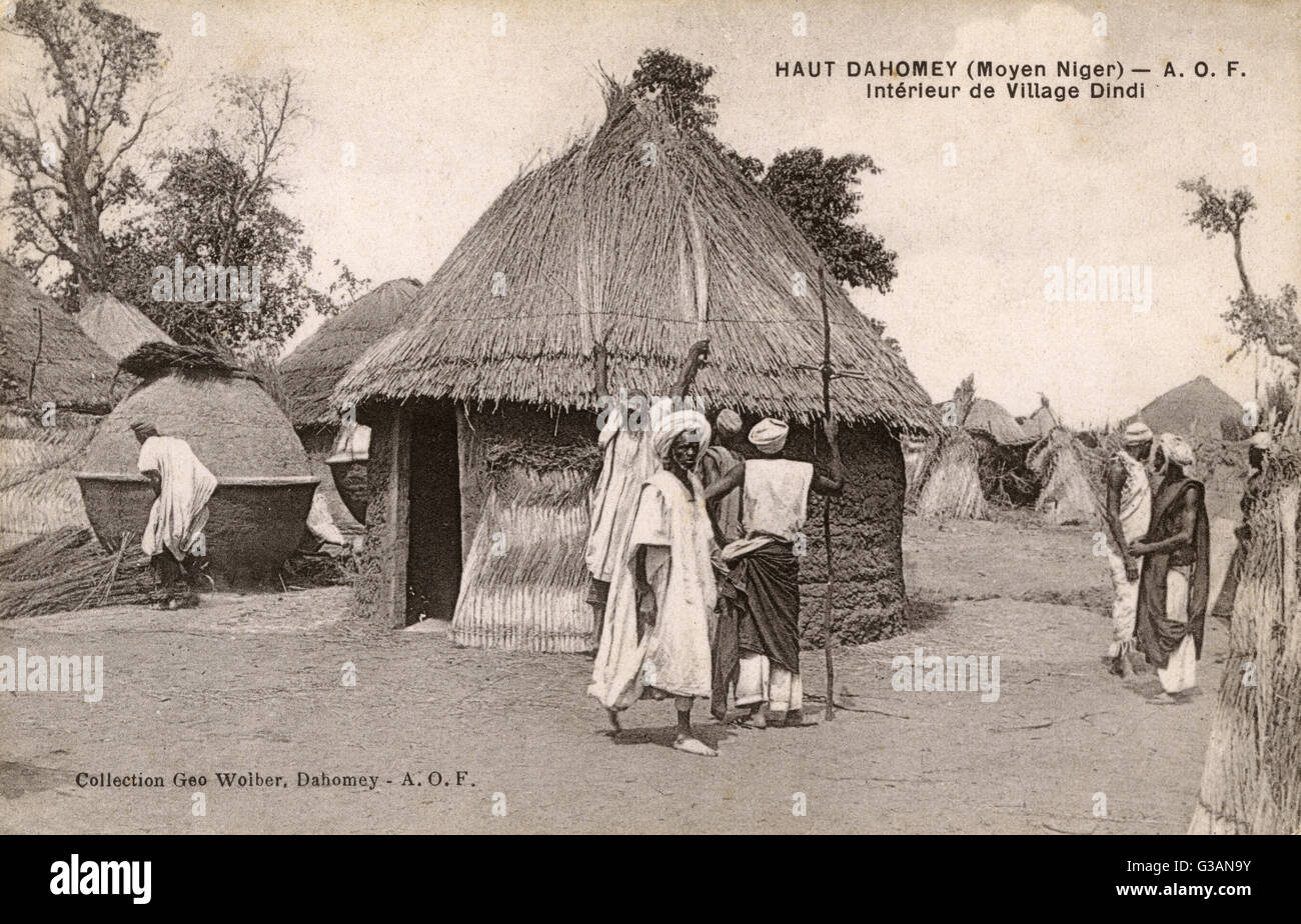 Village clay huts hi-res stock photography and images - Alamy