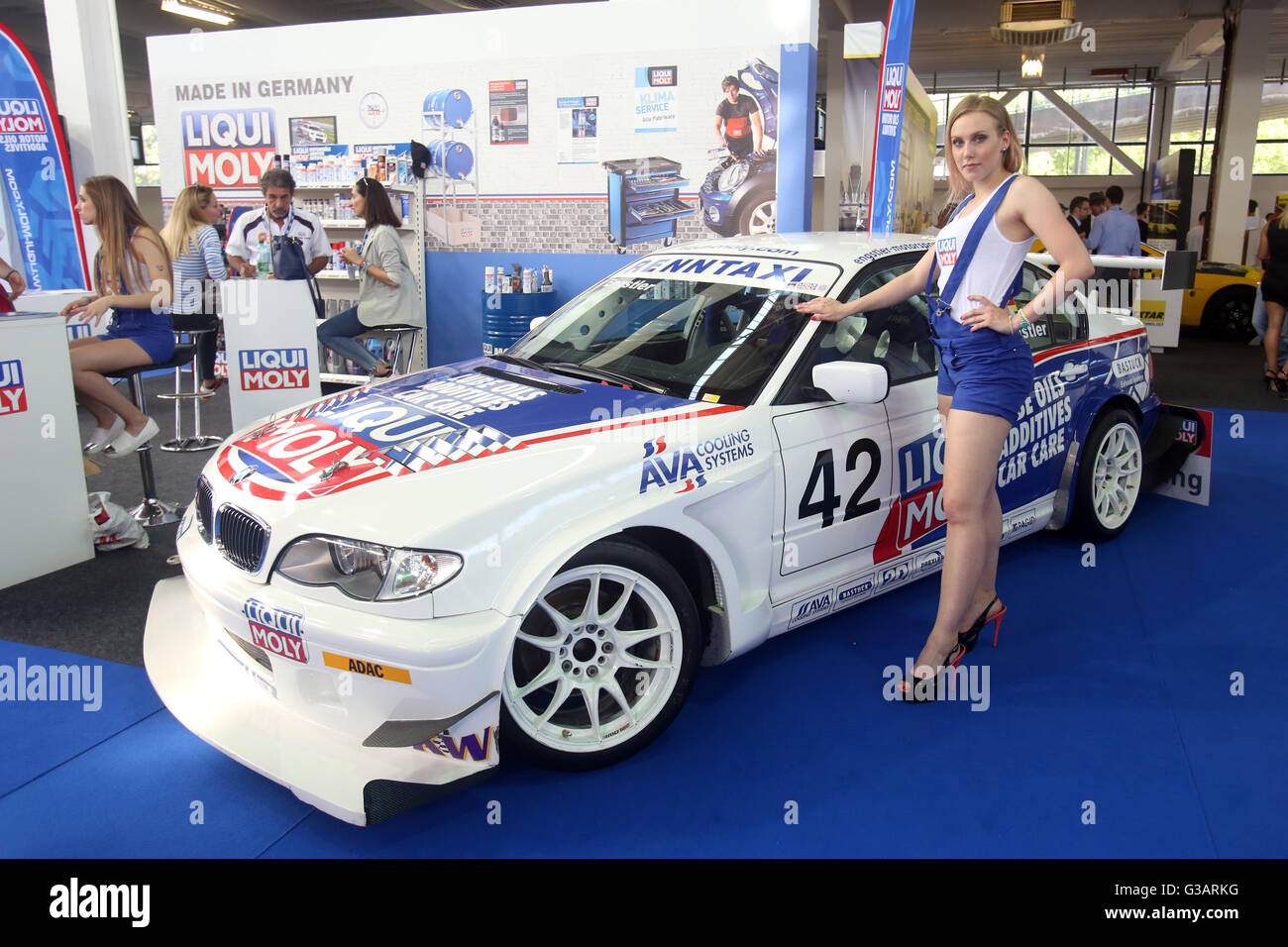 Car show hostess hi-res stock photography and images - Alamy