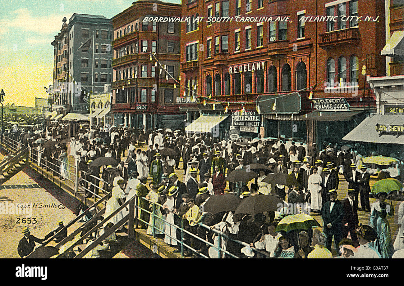 Atlantic city boardwalk beach hi-res stock photography and images - Alamy