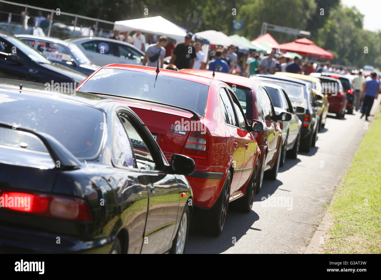 Beginning the race hi-res stock photography and images - Alamy
