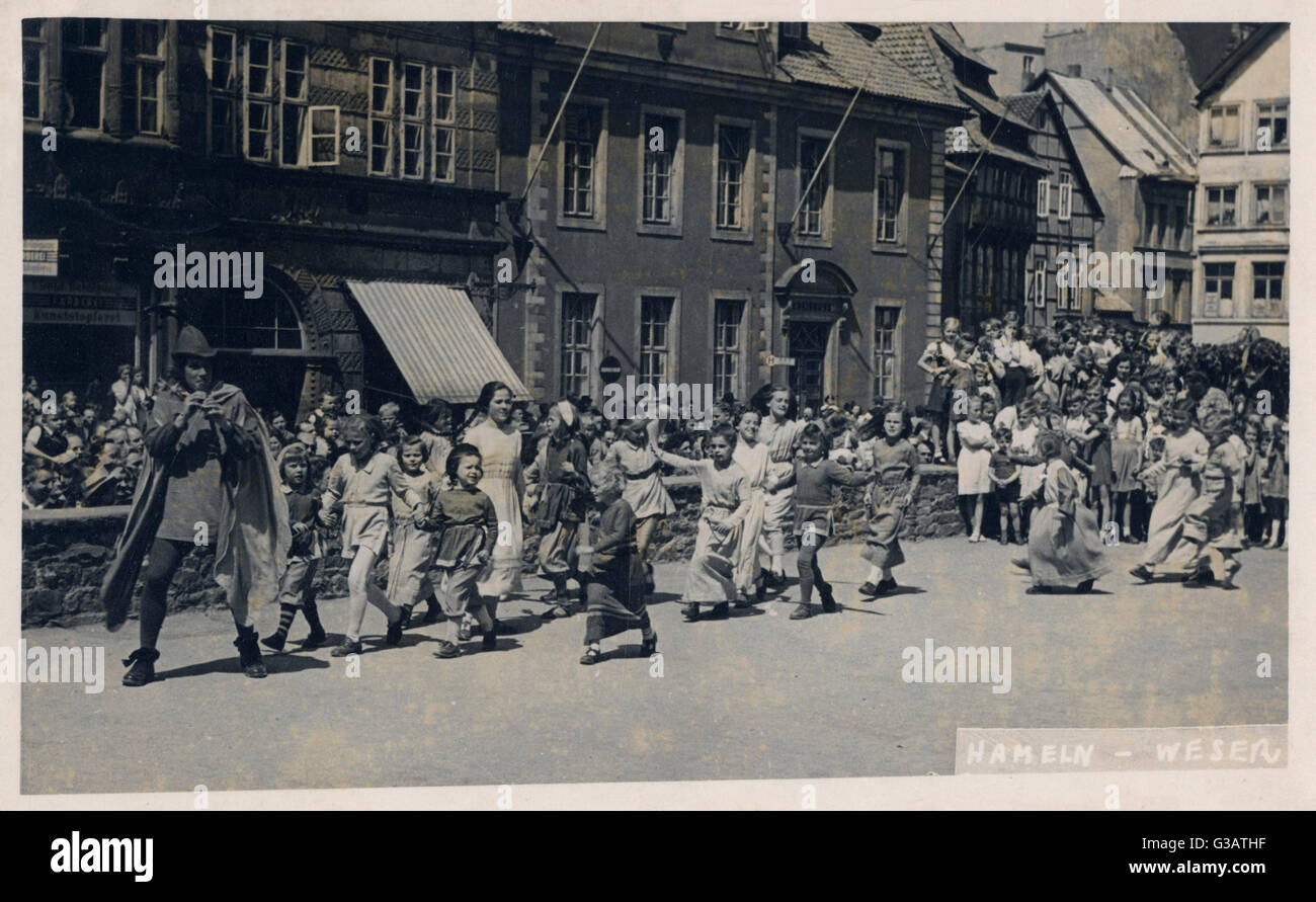 Pied Piper and children, Hamelin (Hameln), Germany Stock Photo - Alamy