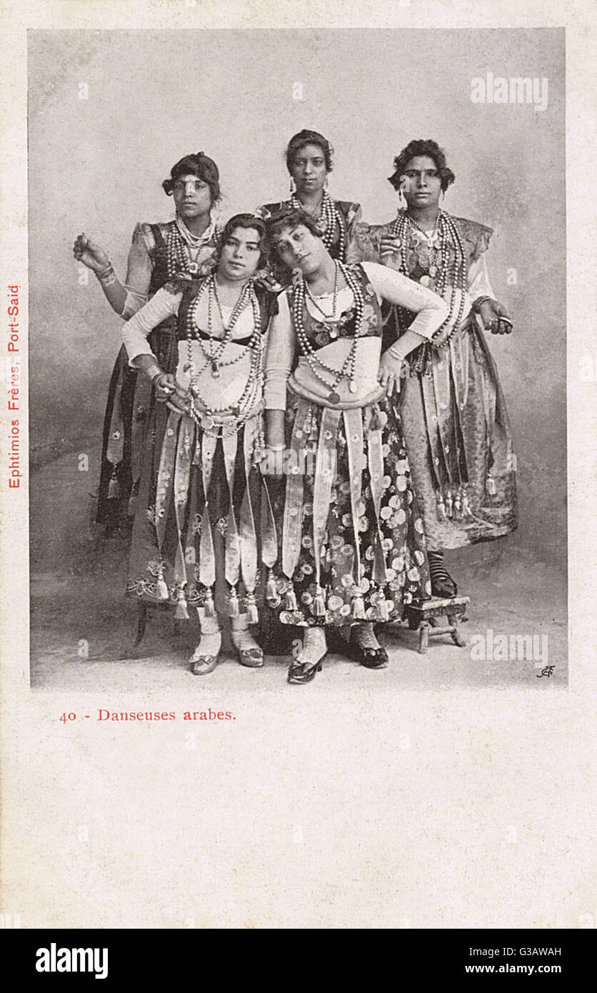 Egyptian dancers traditional hi-res stock photography and images - Alamy
