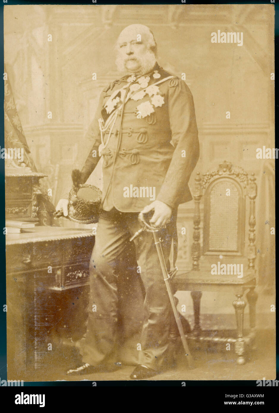 Duke cambridge uniform hi-res stock photography and images - Alamy