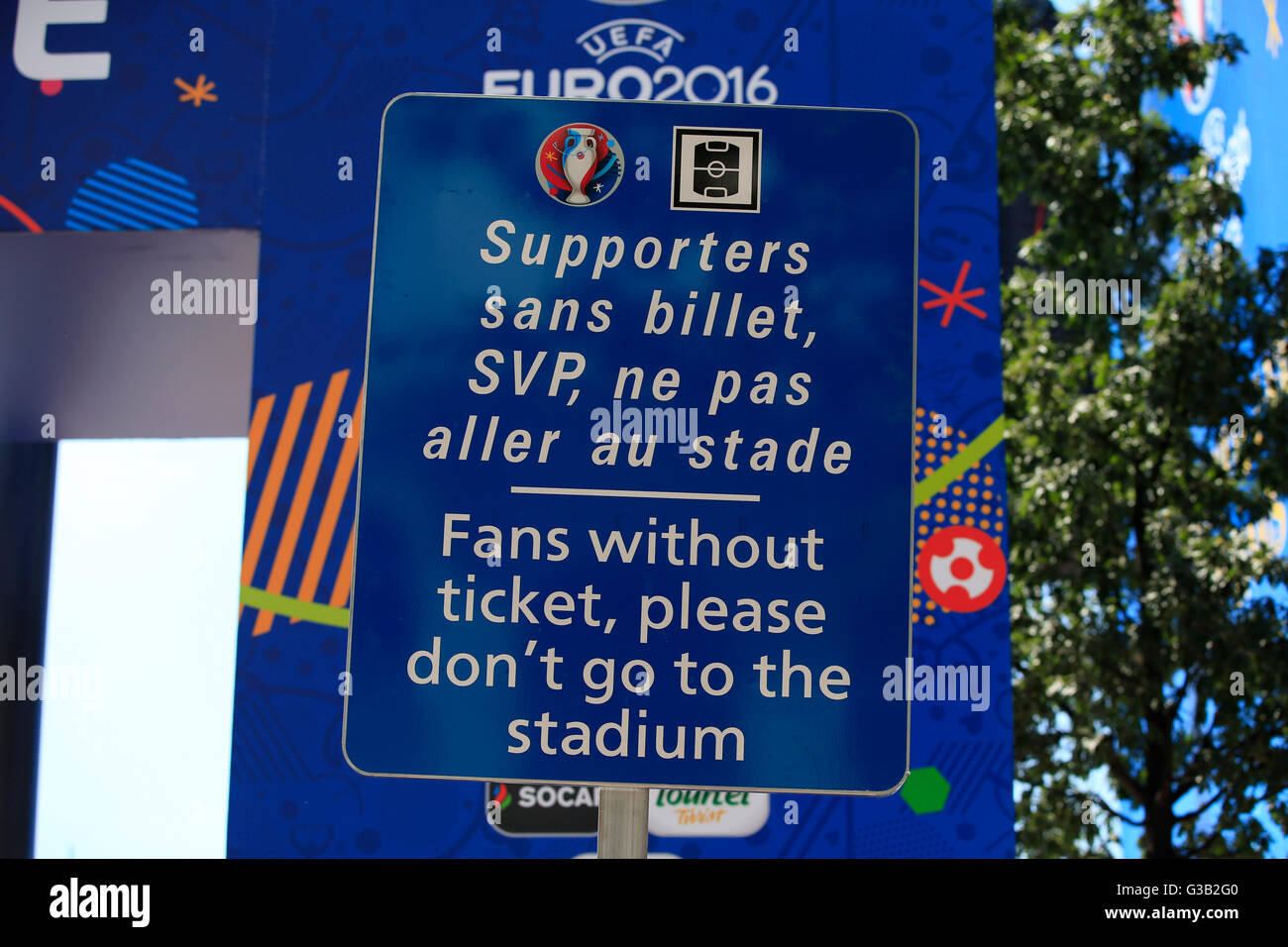 Fan zone lyon hi-res stock photography and images - Alamy