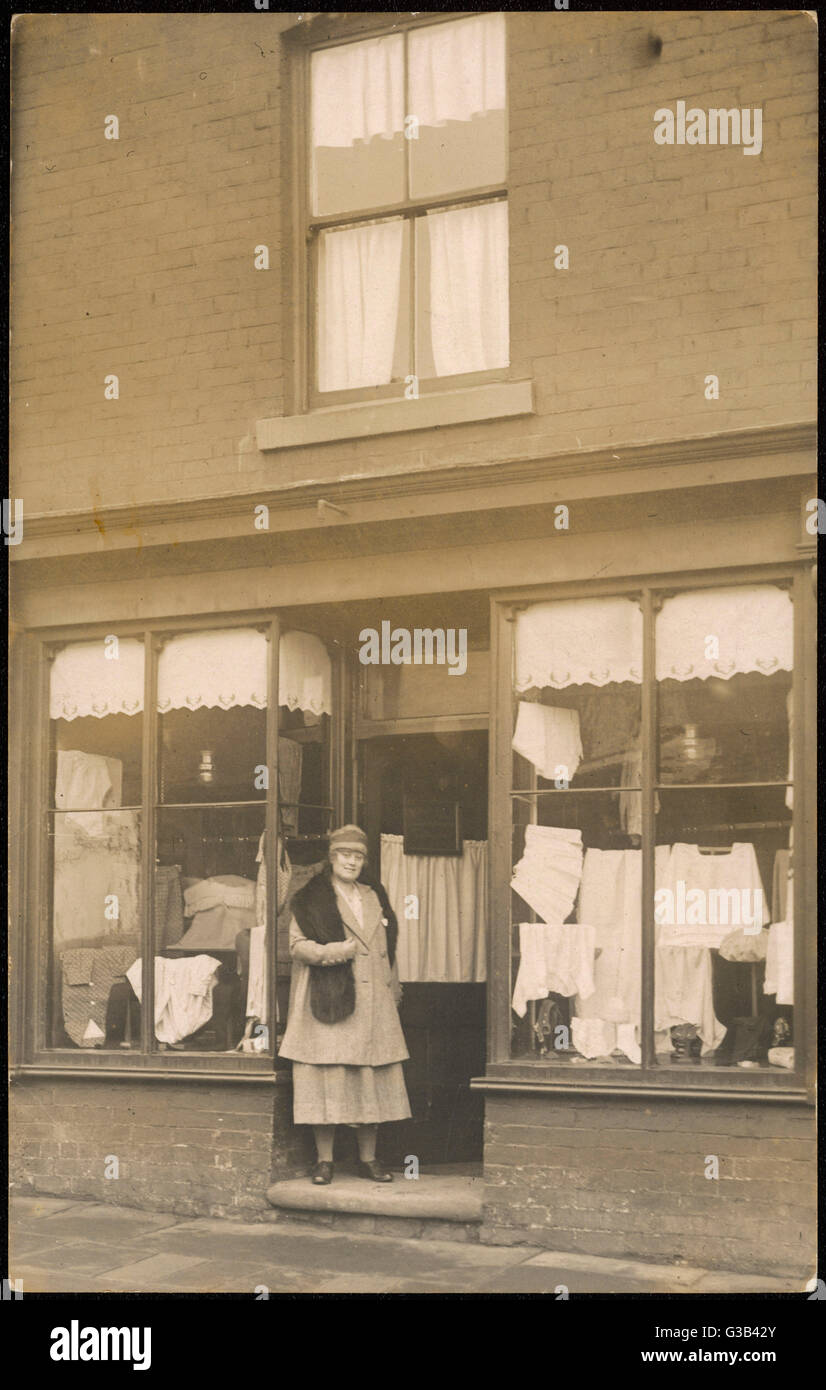 Draper shop hi-res stock photography and images - Alamy