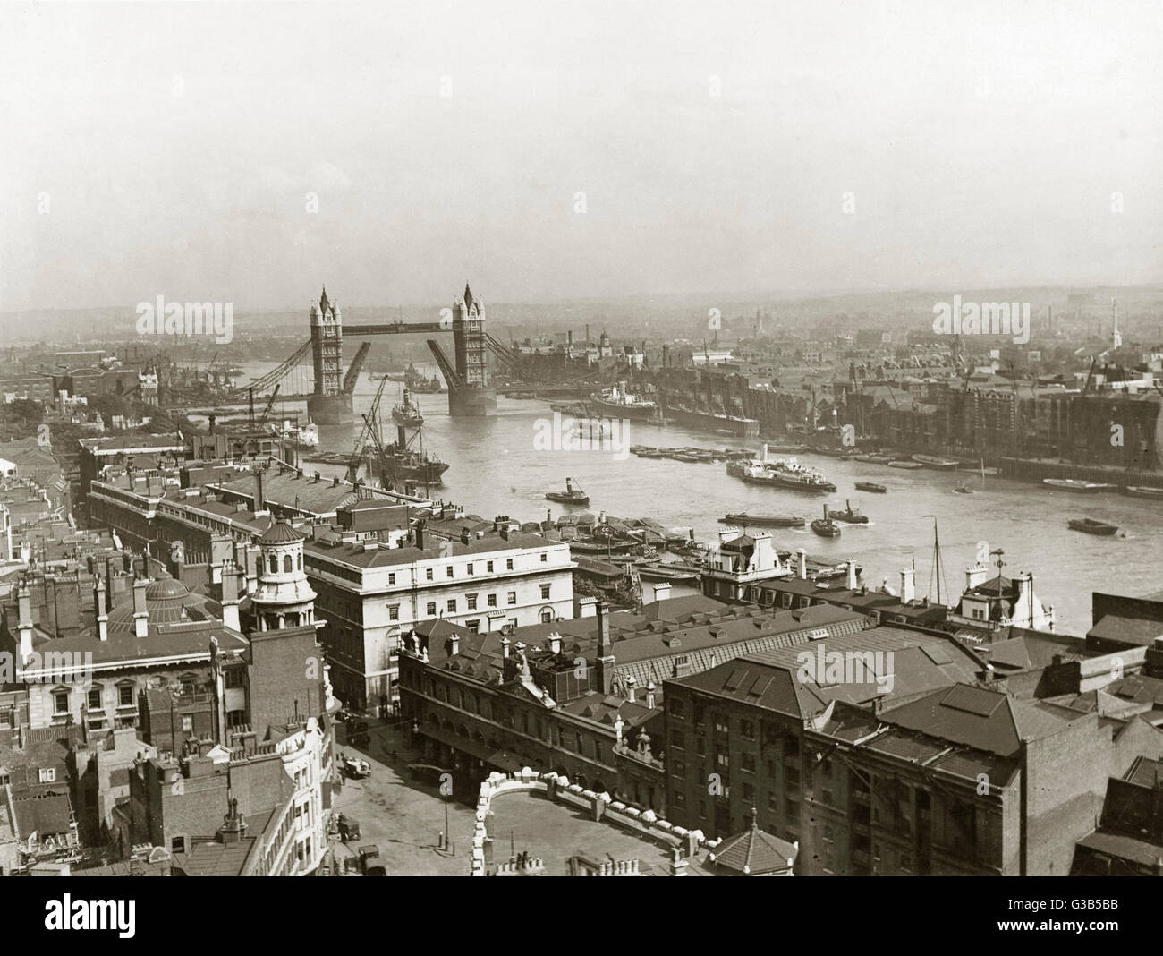 LONDON/TOWER BRIDGE AREA Stock Photo - Alamy