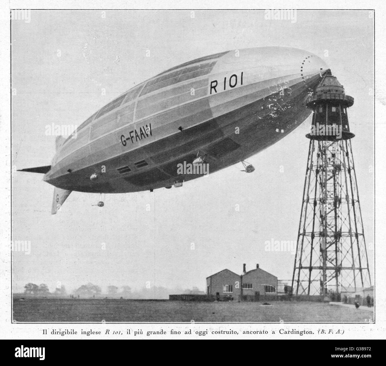 The R.101 at its mooring mast at Cardington. Date: 1929 Stock Photo - Alamy