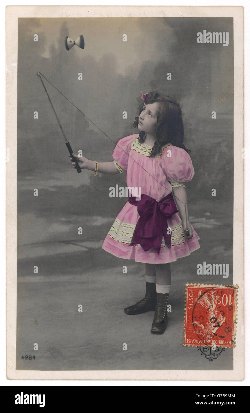 Girl throws hi-res stock photography and images - Alamy