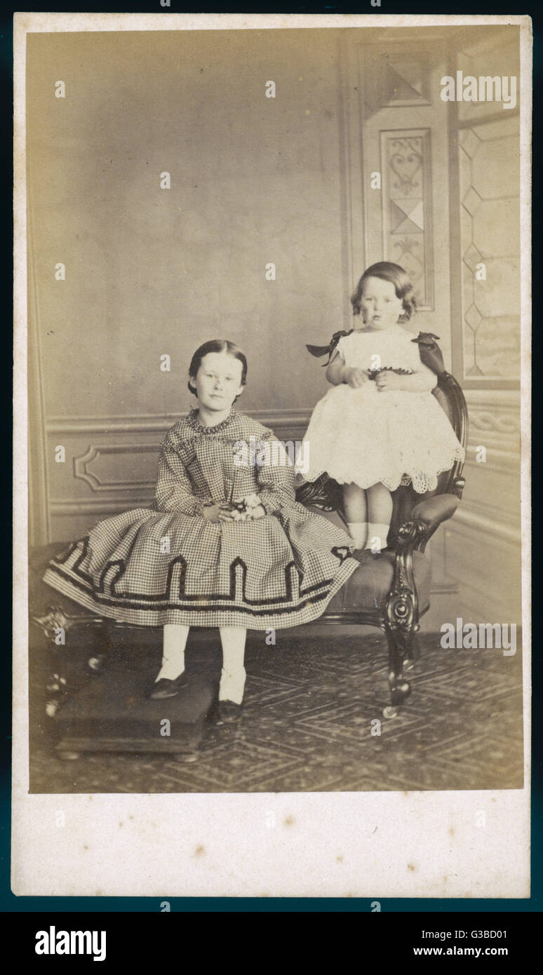 Costume girls 1860s hi-res stock photography and images - Alamy