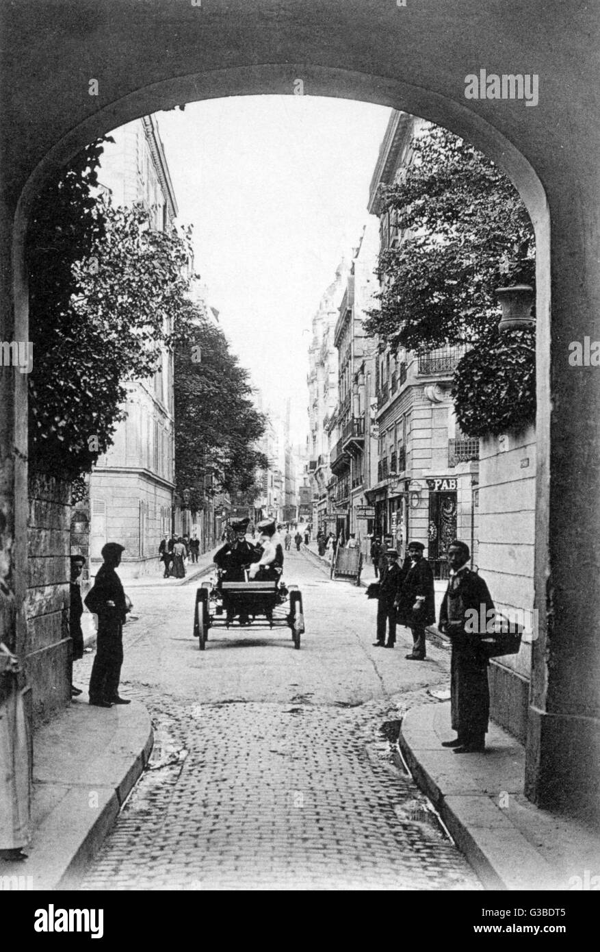 Scene in Rue Bayen, Paris, France Stock Photo - Alamy