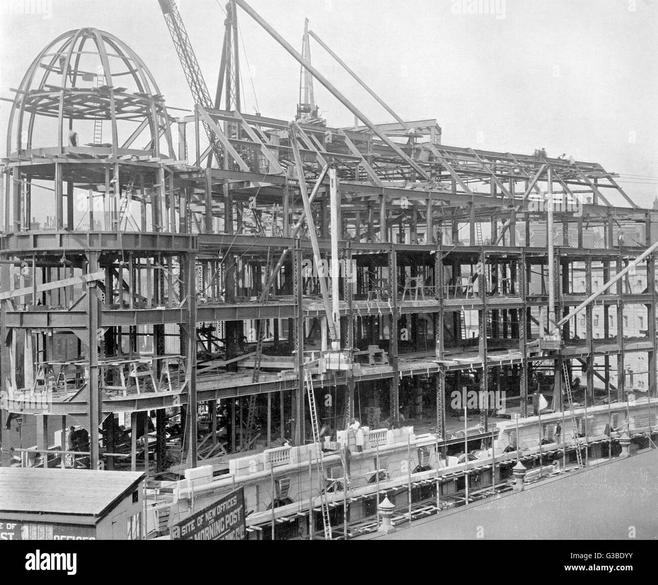 Frame building Black and White Stock Photos & Images - Alamy