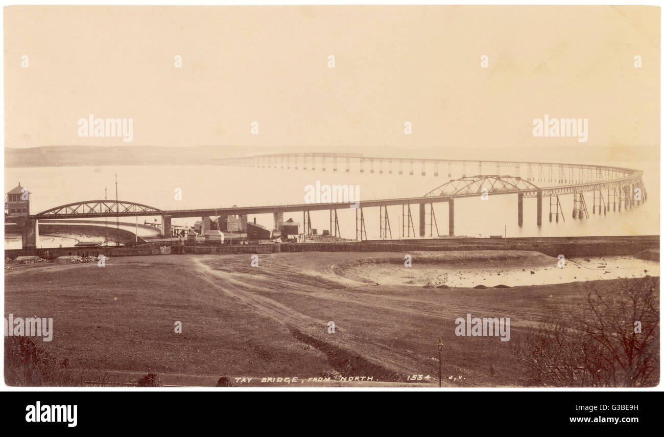Dundee railway bridge disaster hi-res stock photography and images - Alamy
