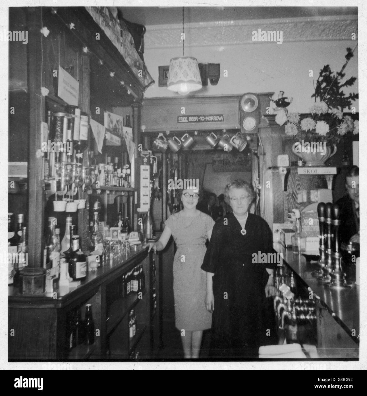 1960s bar hi-res stock photography and images - Alamy