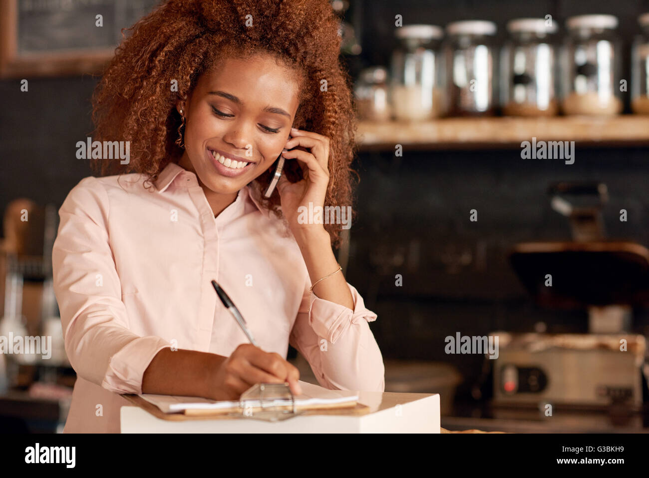 Orders ordering counter hi-res stock photography and images - Alamy