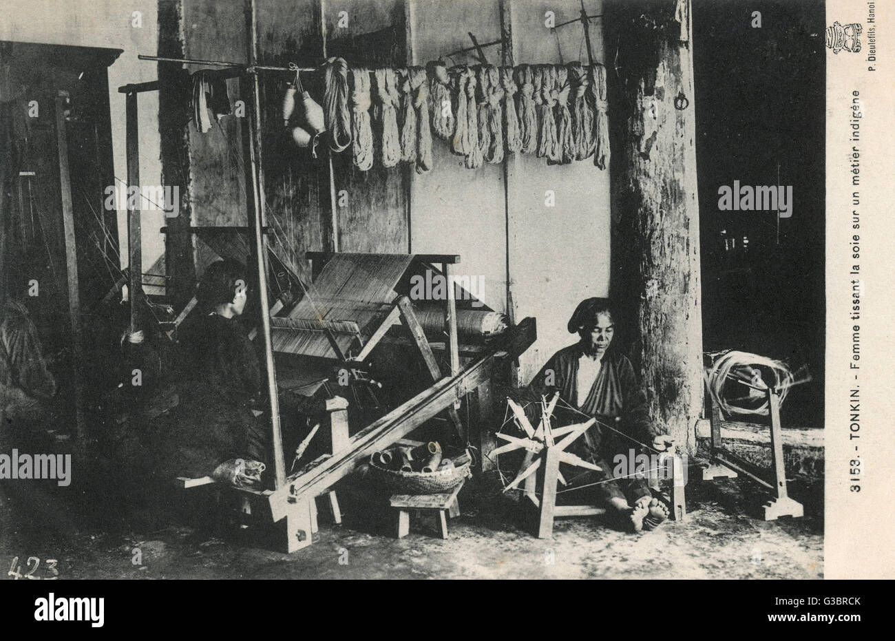 Vietnamese Silk Weaver - Loom Stock Photo - Alamy