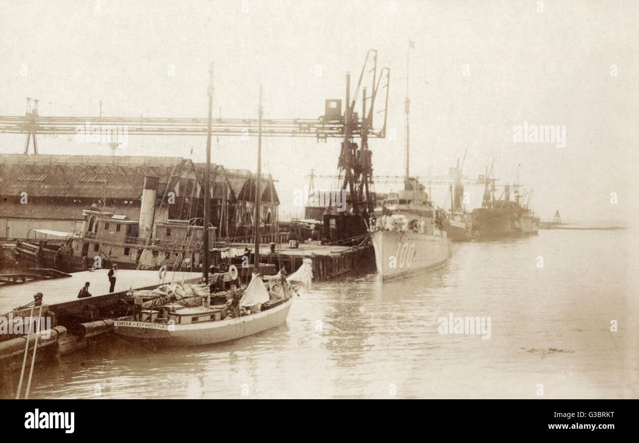 Uss maury hi-res stock photography and images - Alamy