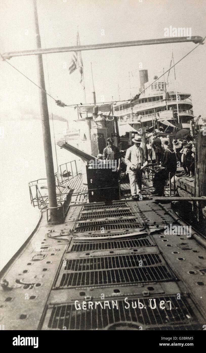 Sunk submarine hi-res stock photography and images - Alamy