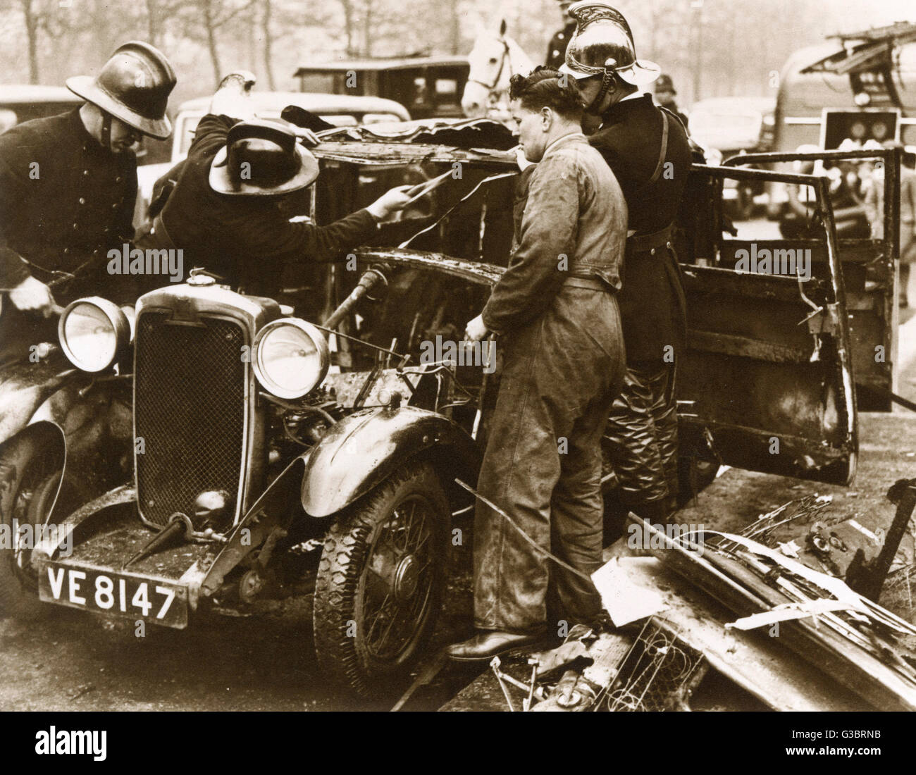 1930s mechanic hi-res stock photography and images - Alamy