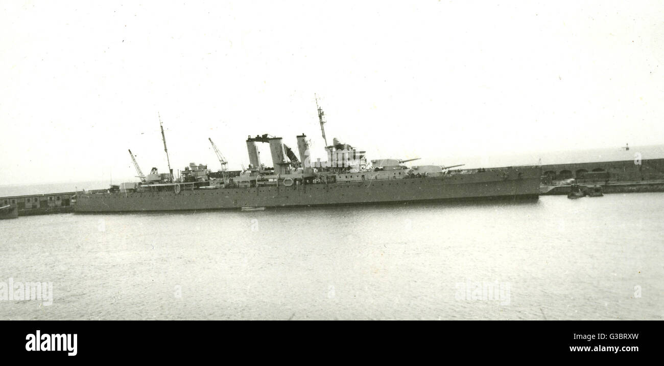 HMS Kent (54), British County class heavy cruiser. Date: circa 1930 ...