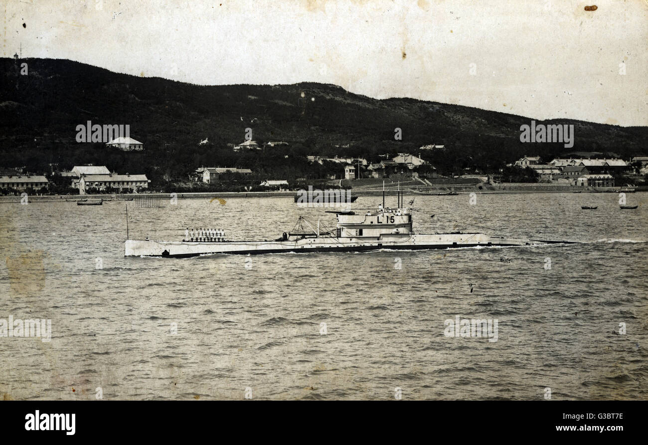 Submarine crew hms hi-res stock photography and images - Alamy