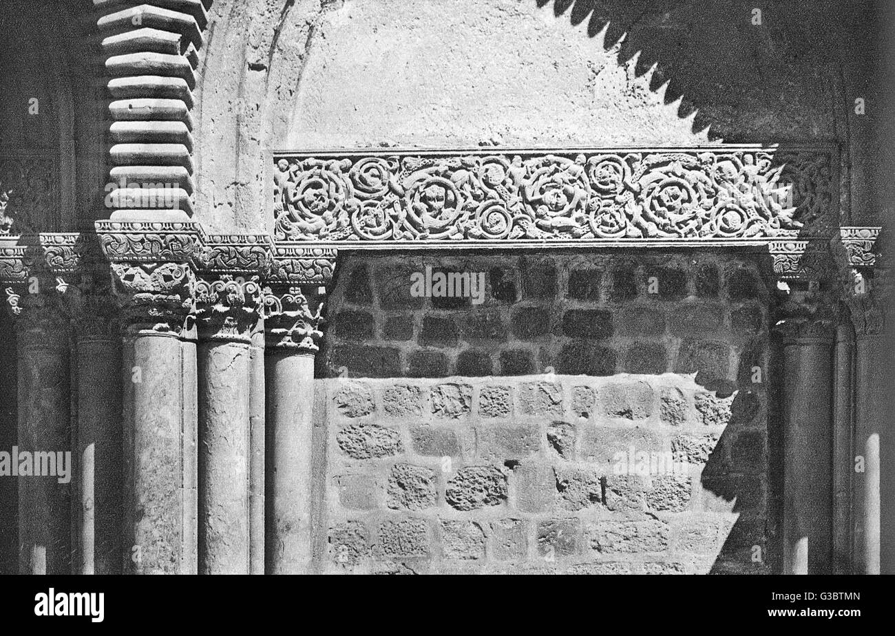 Right columns Black and White Stock Photos & Images - Alamy