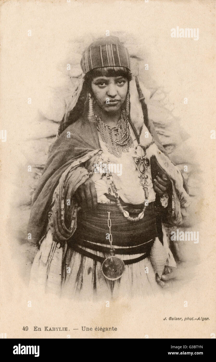 Elegant woman of the Kabyle People - Algeria Stock Photo - Alamy