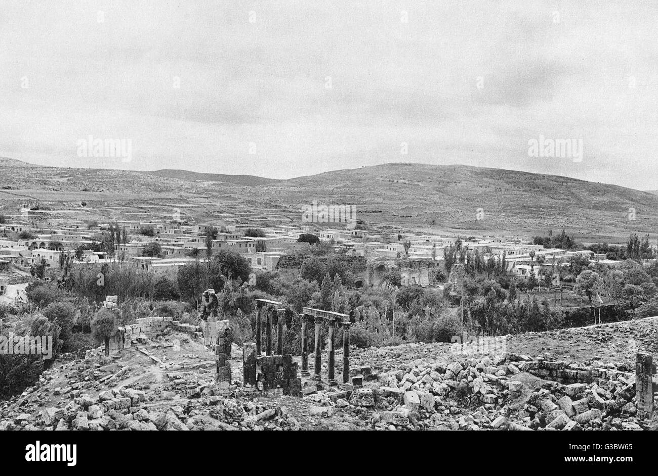Roman pillars jerash modern city hi-res stock photography and images ...