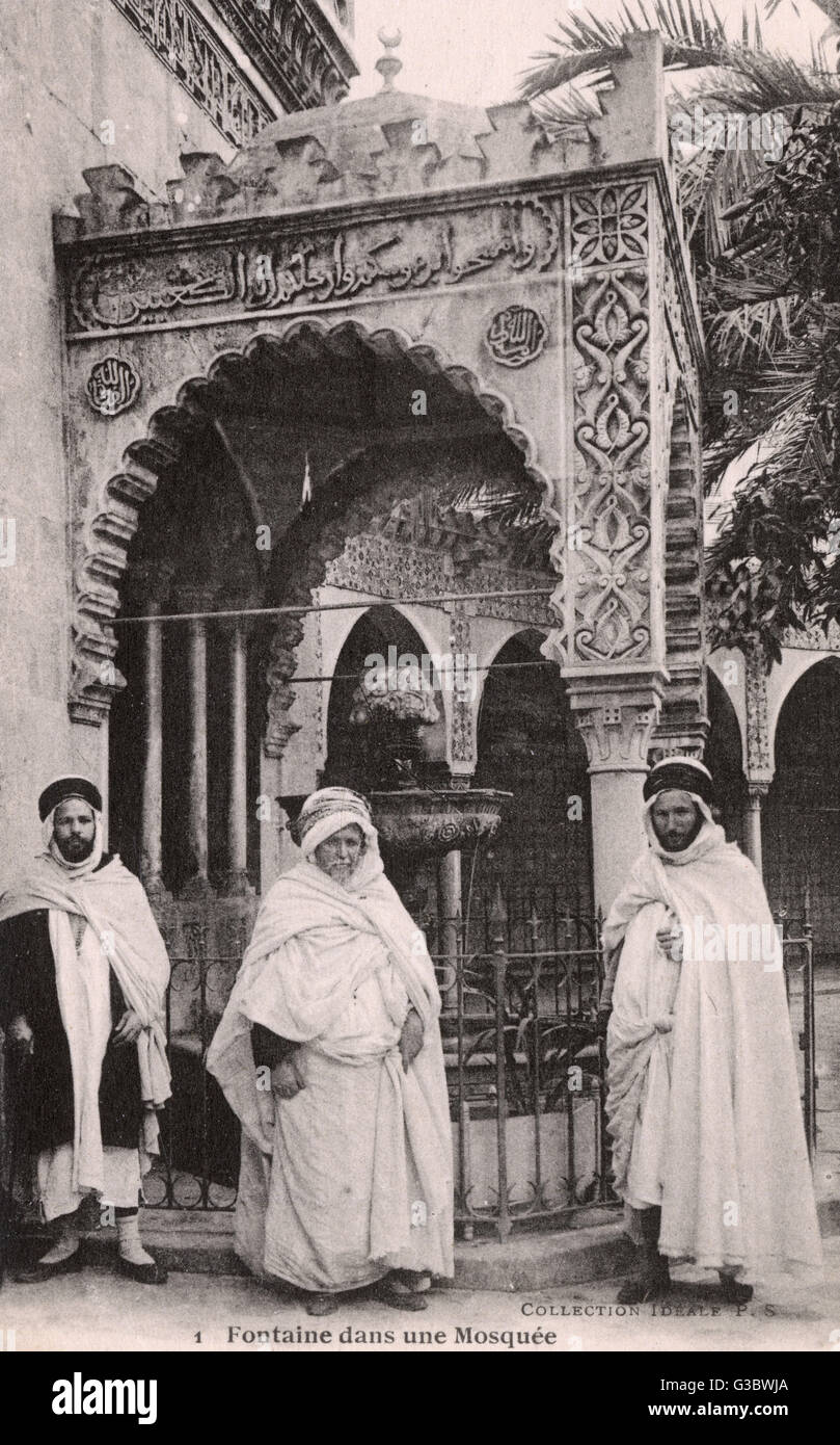 Algerian mosque hi-res stock photography and images - Alamy