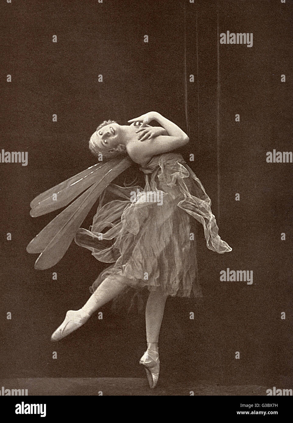 Anna pavlova ballet dancer hi-res stock photography and images - Alamy