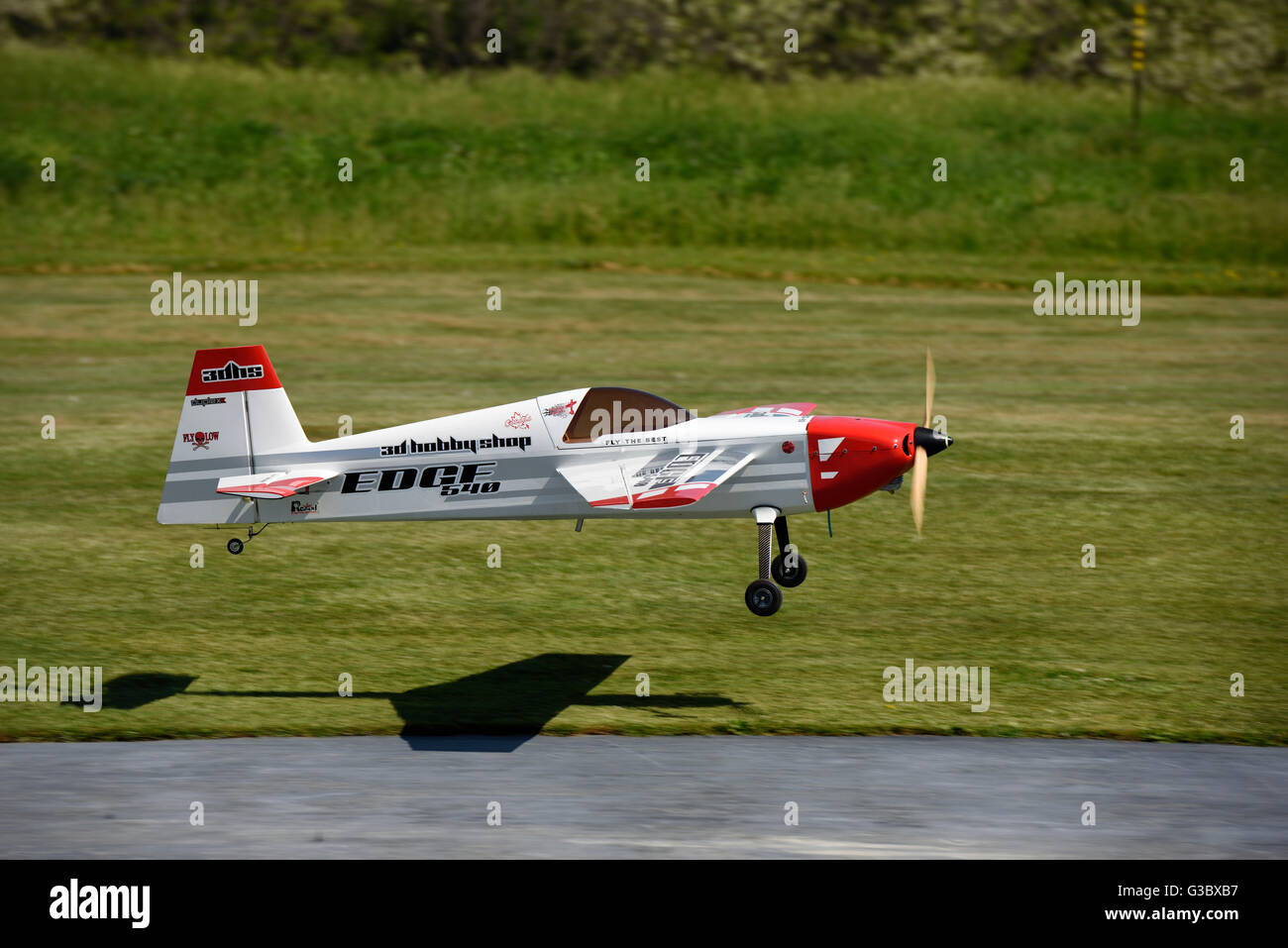 Single engine airplane hi-res stock photography and images - Alamy