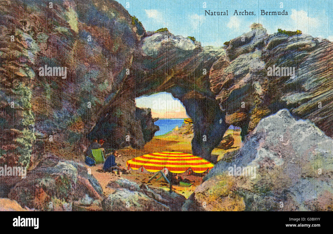 Bermuda - Natural Rock Arches on the beach Stock Photo - Alamy