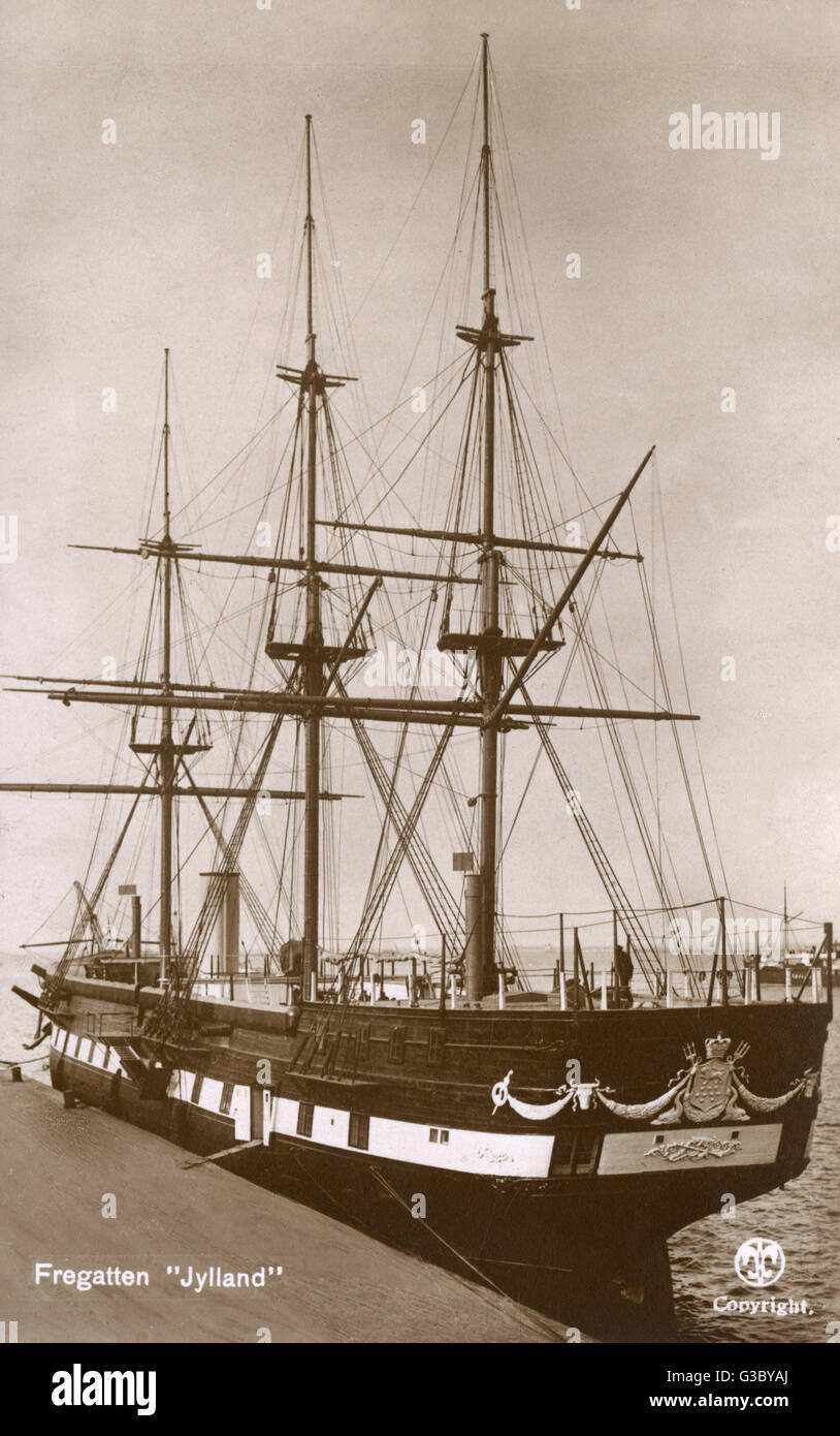 Danish navy ships hi-res stock photography and images - Alamy