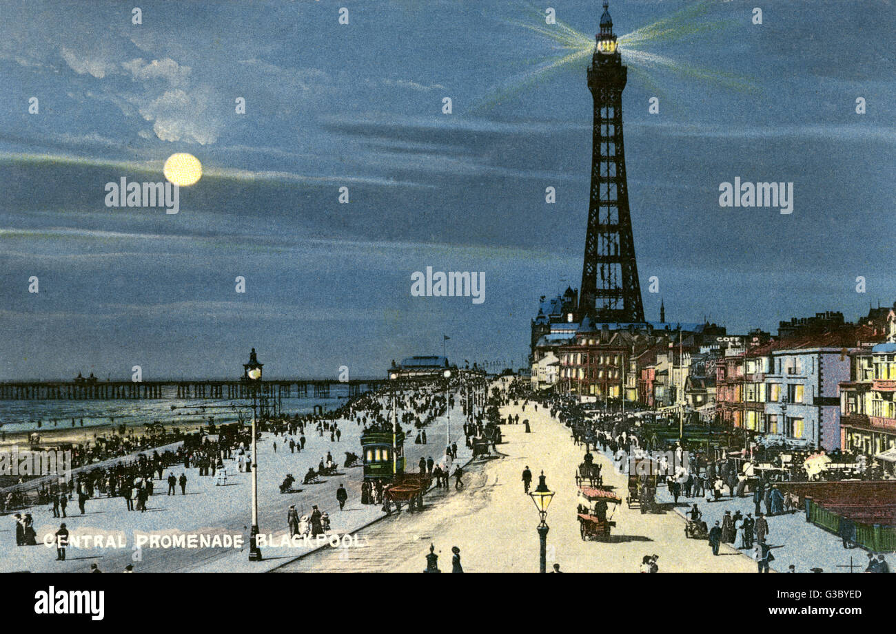 Tourists blackpool pier tower beach hi-res stock photography and images ...