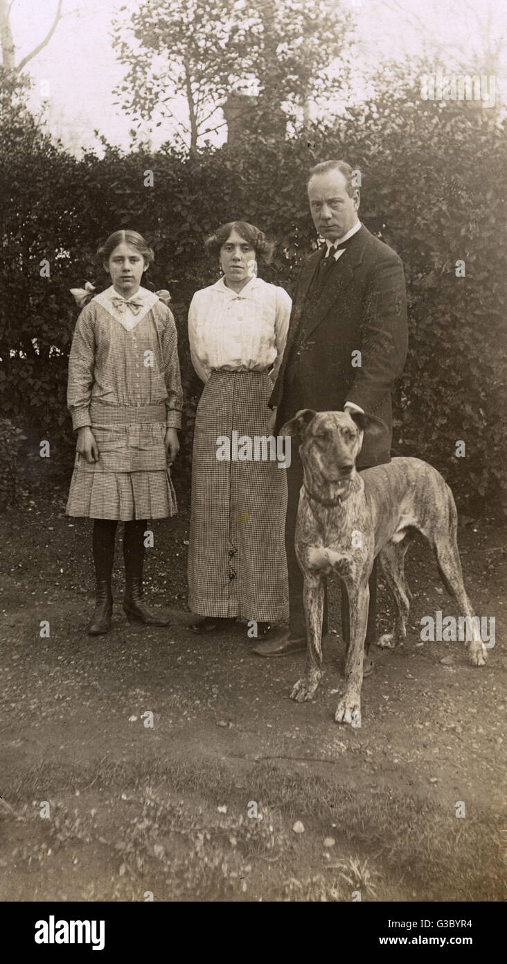 Family with Pointer Stock Photo - Alamy
