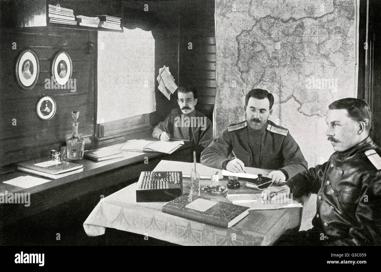 WW1 - Eastern Front - Russian Staff Officers on a Train Stock Photo - Alamy