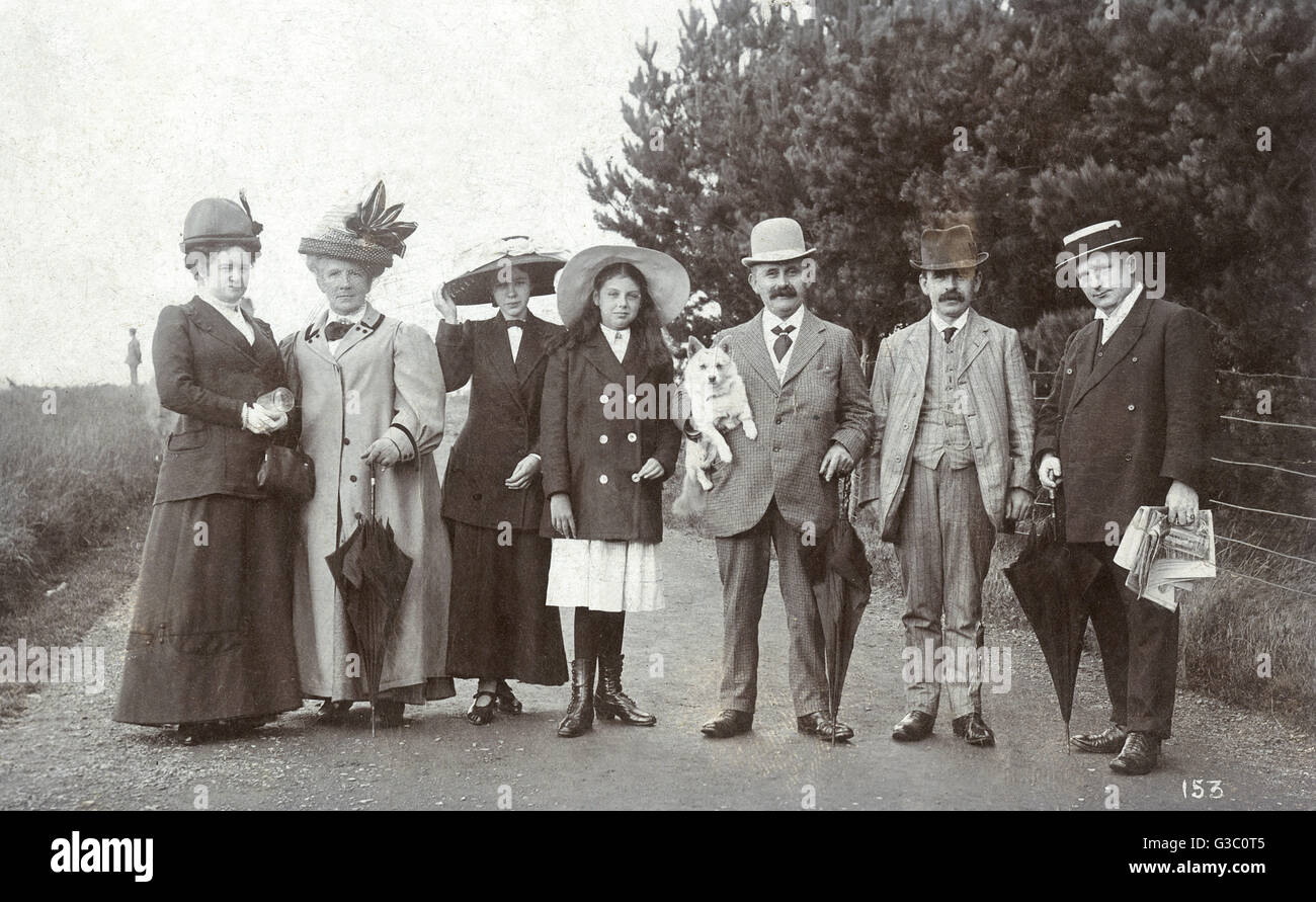 Bowler hats 1900s hi-res stock photography and images - Alamy