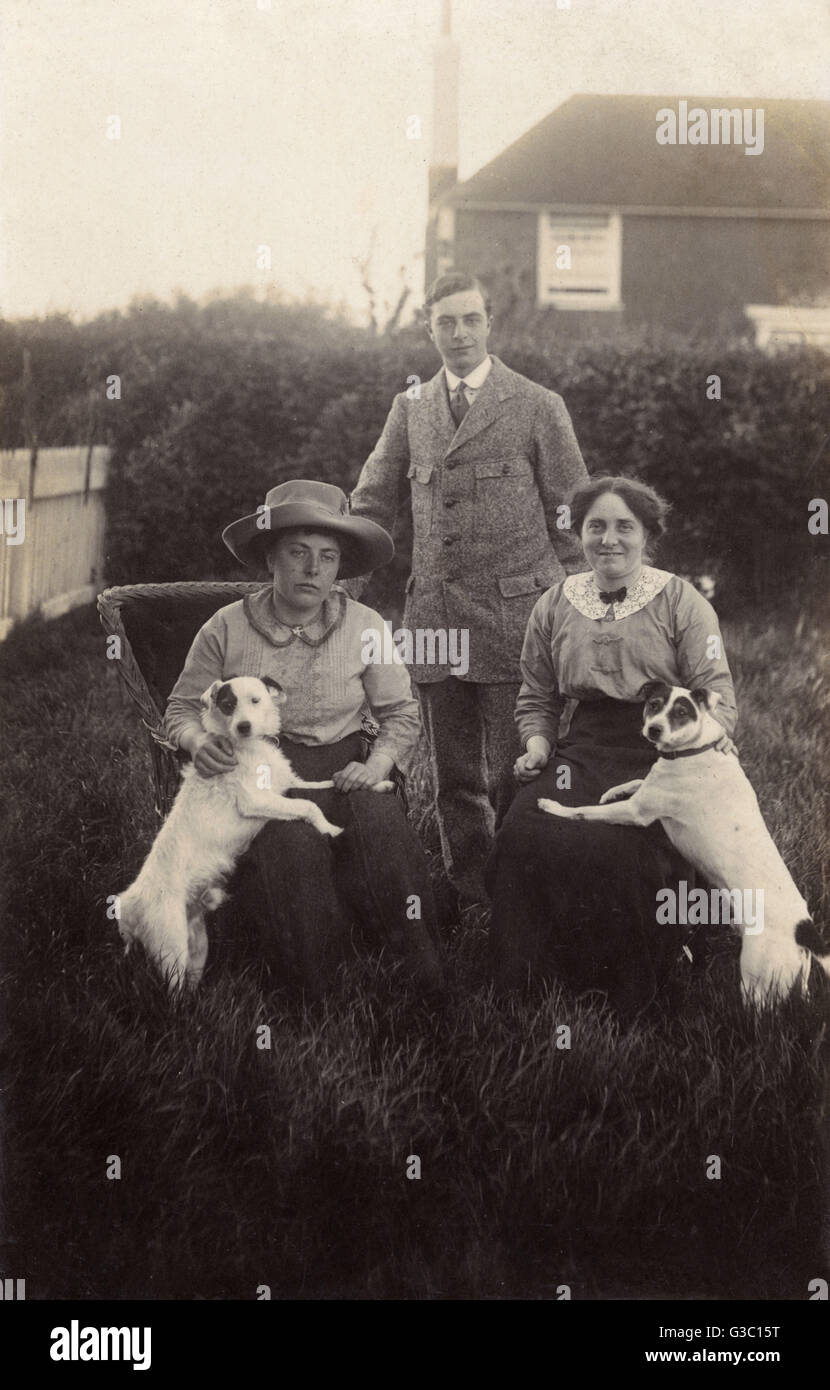 Two seated people hi-res stock photography and images - Alamy