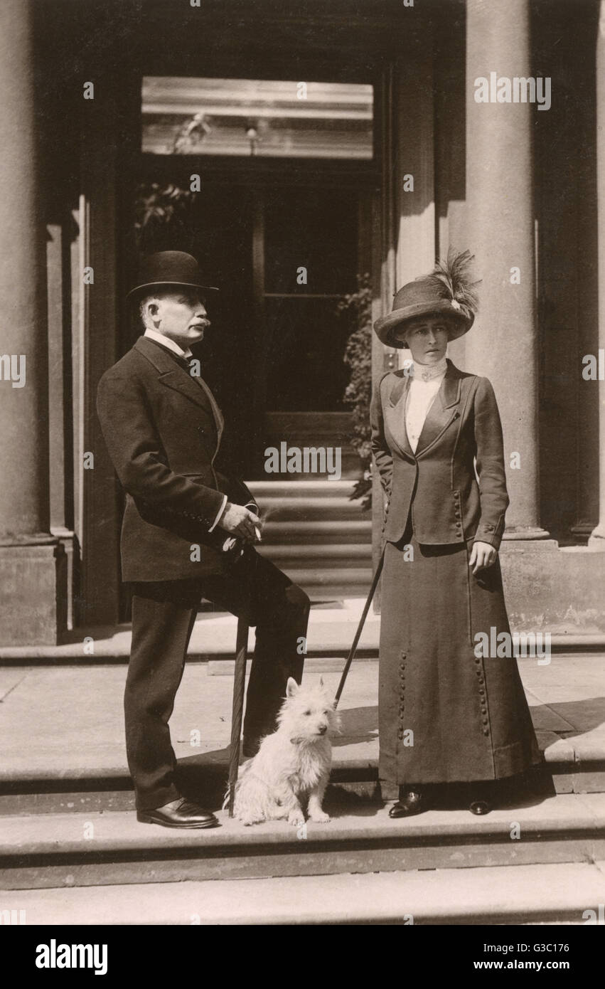 Edwardian dog hi-res stock photography and images - Alamy