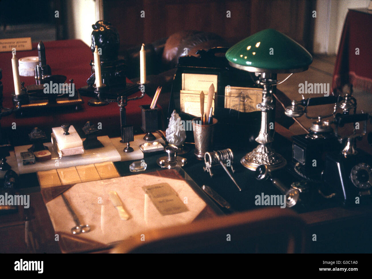 Moscow lenin hi-res stock photography and images - Alamy