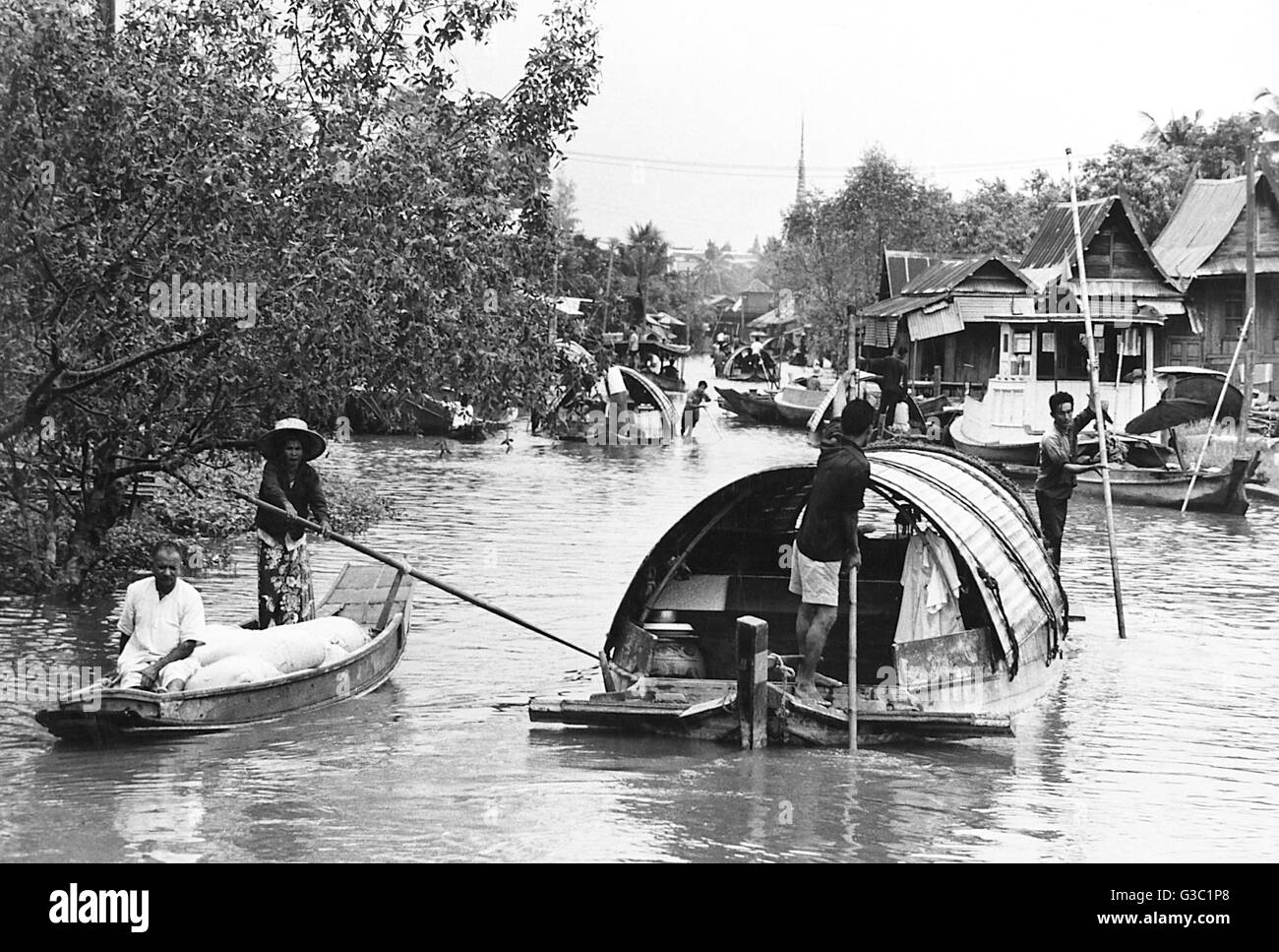 Busy asian market Black and White Stock Photos & Images - Alamy