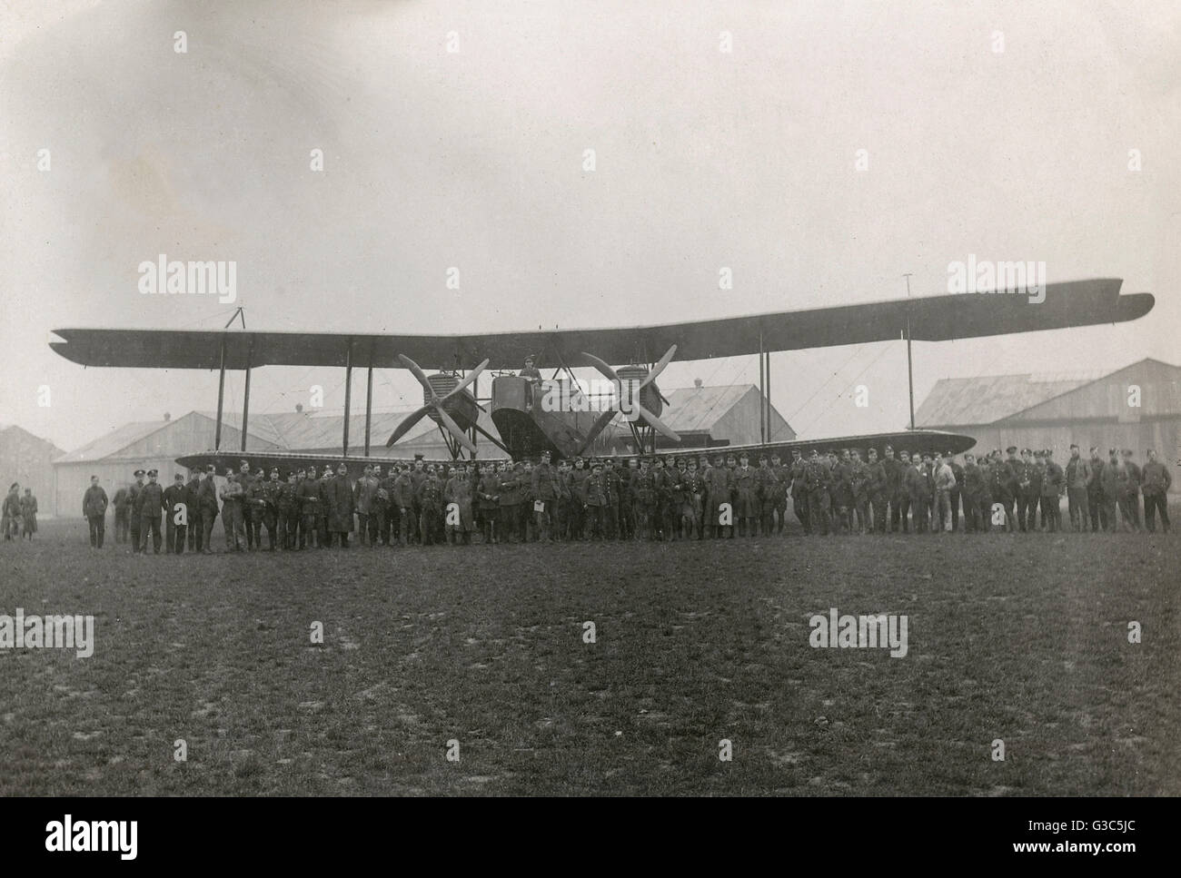 Handley Page biplane, O/400 bomber, WW1 Stock Photo - Alamy