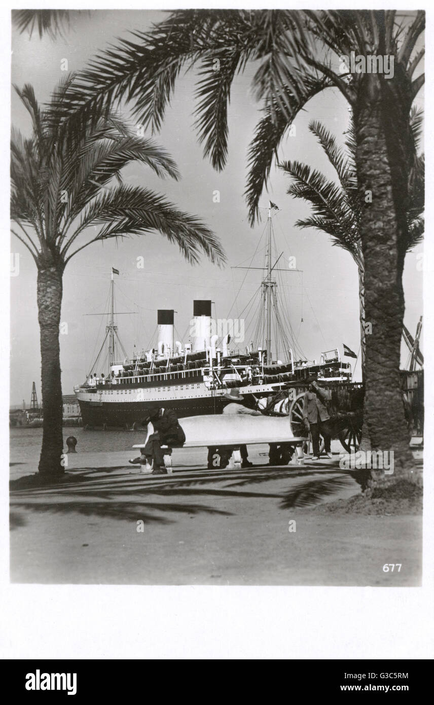 Cruise ships 1930s hi-res stock photography and images - Alamy