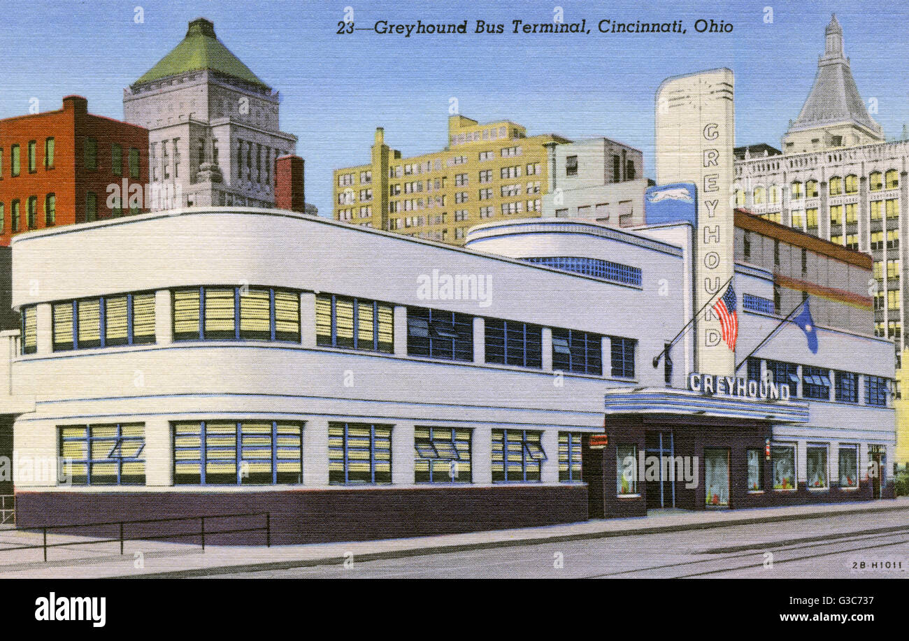 Greyhound bus at terminal hi-res stock photography and images - Alamy