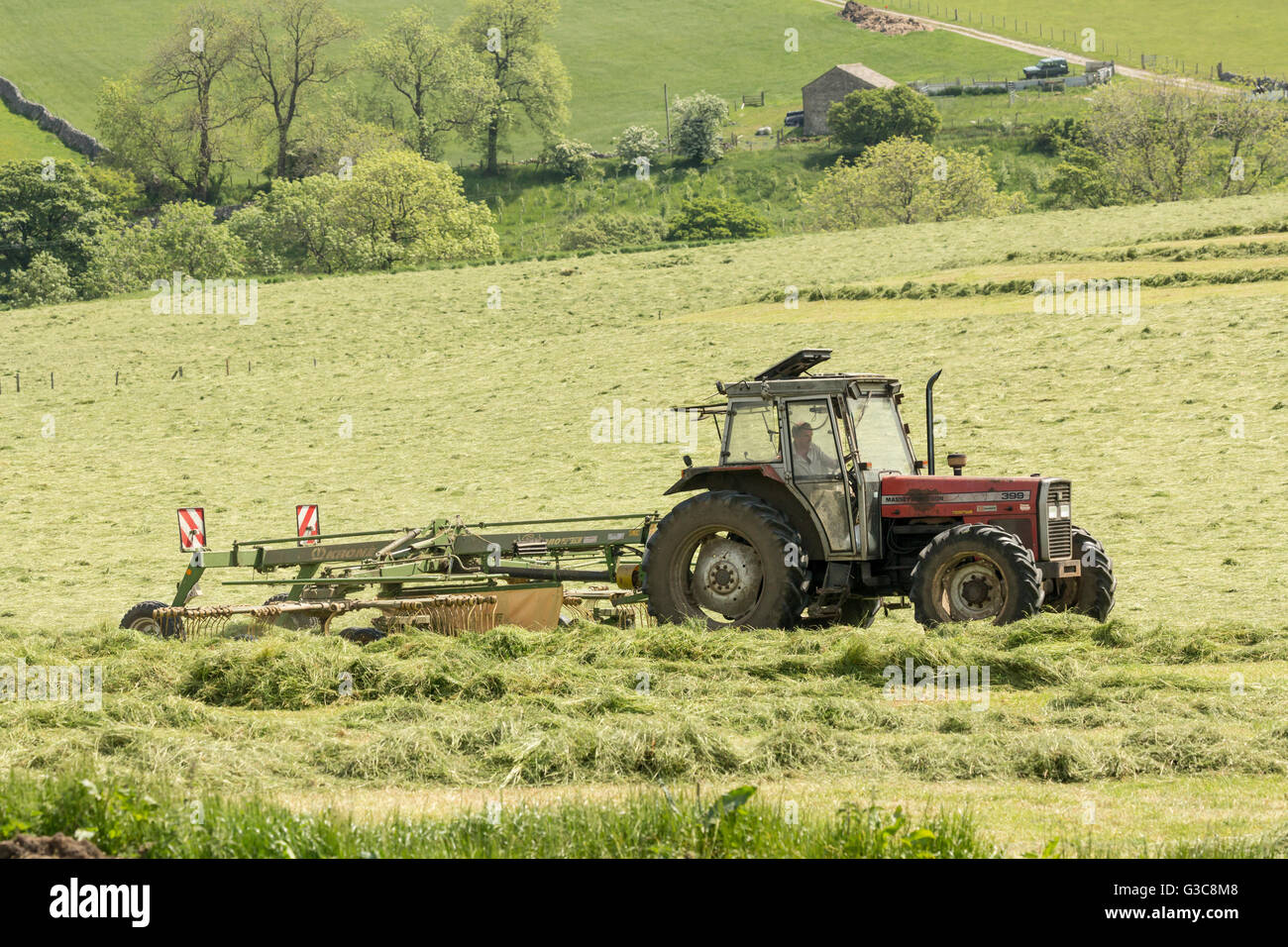 Hay making hi-res stock photography and images - Alamy
