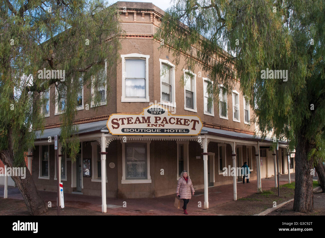 Historic Steampacket Hotel at the historic Murray River port of Echuca ...