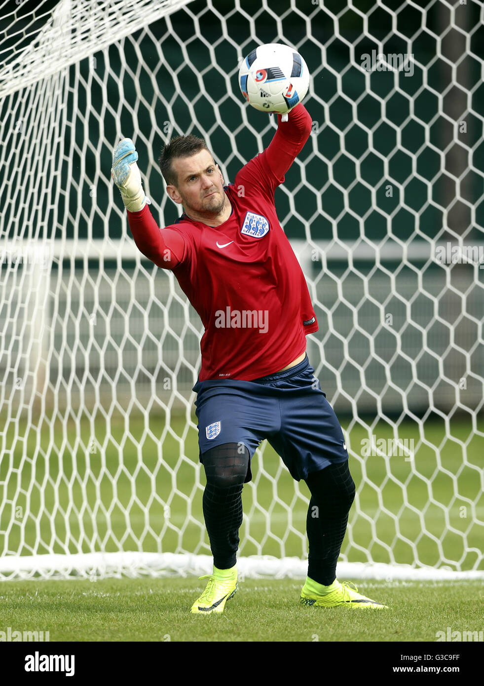 England goalkeeper Tom Heaton during a training session at Stade du ...
