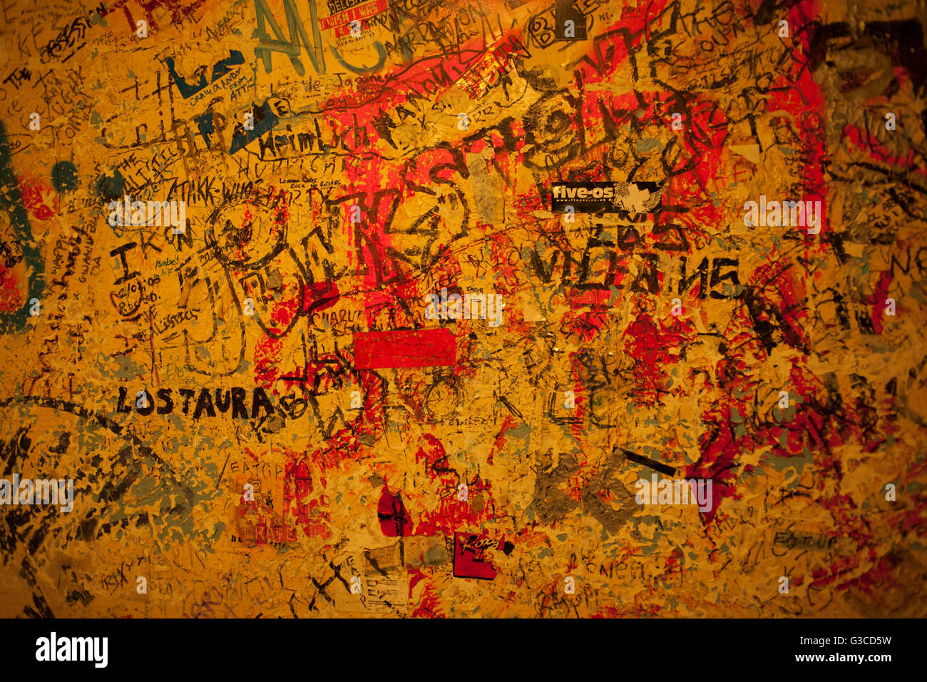 Wall tagged hi-res stock photography and images - Alamy