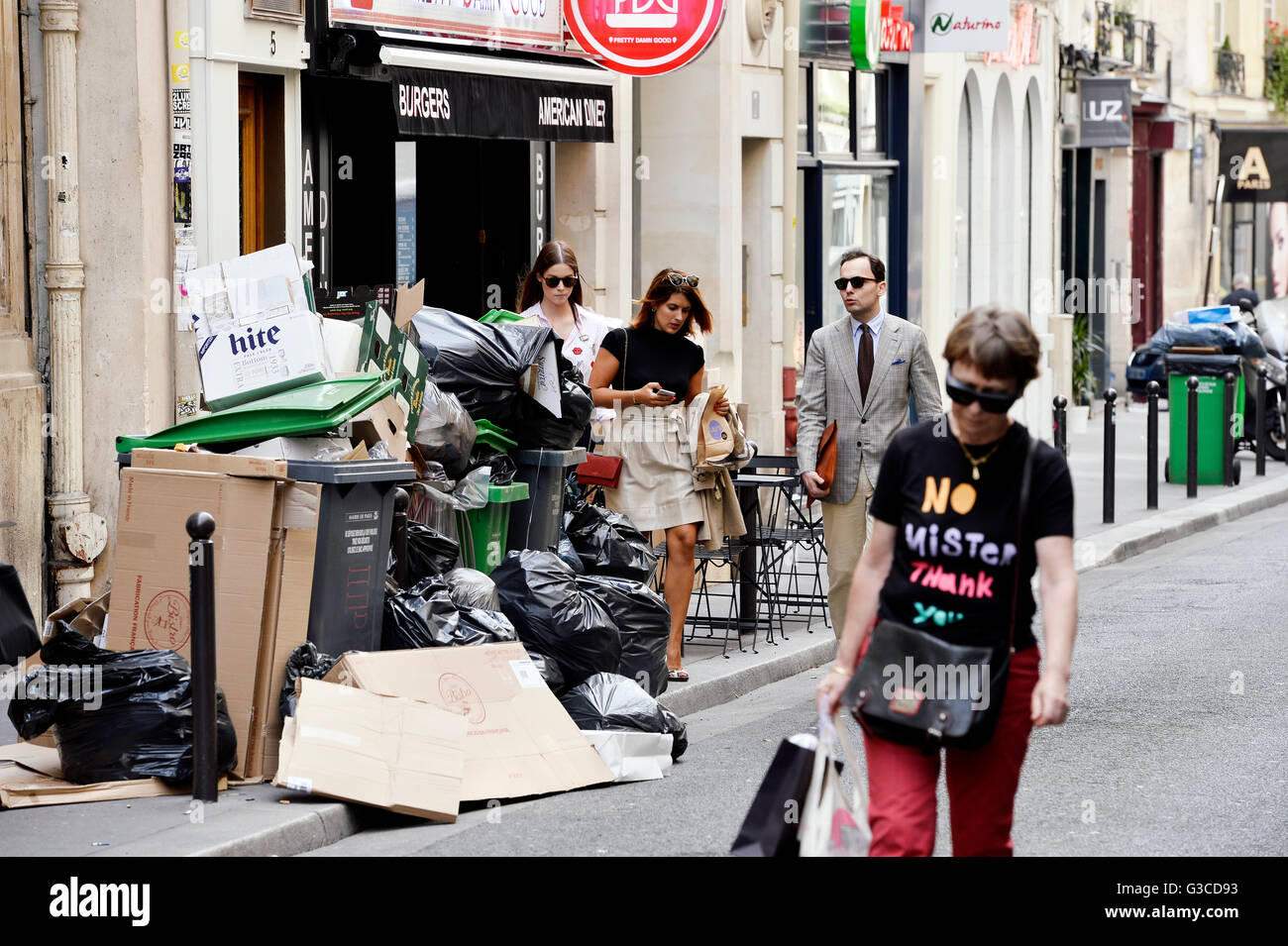 Garbage collection on strike in Paris, France Stock Photo - Alamy