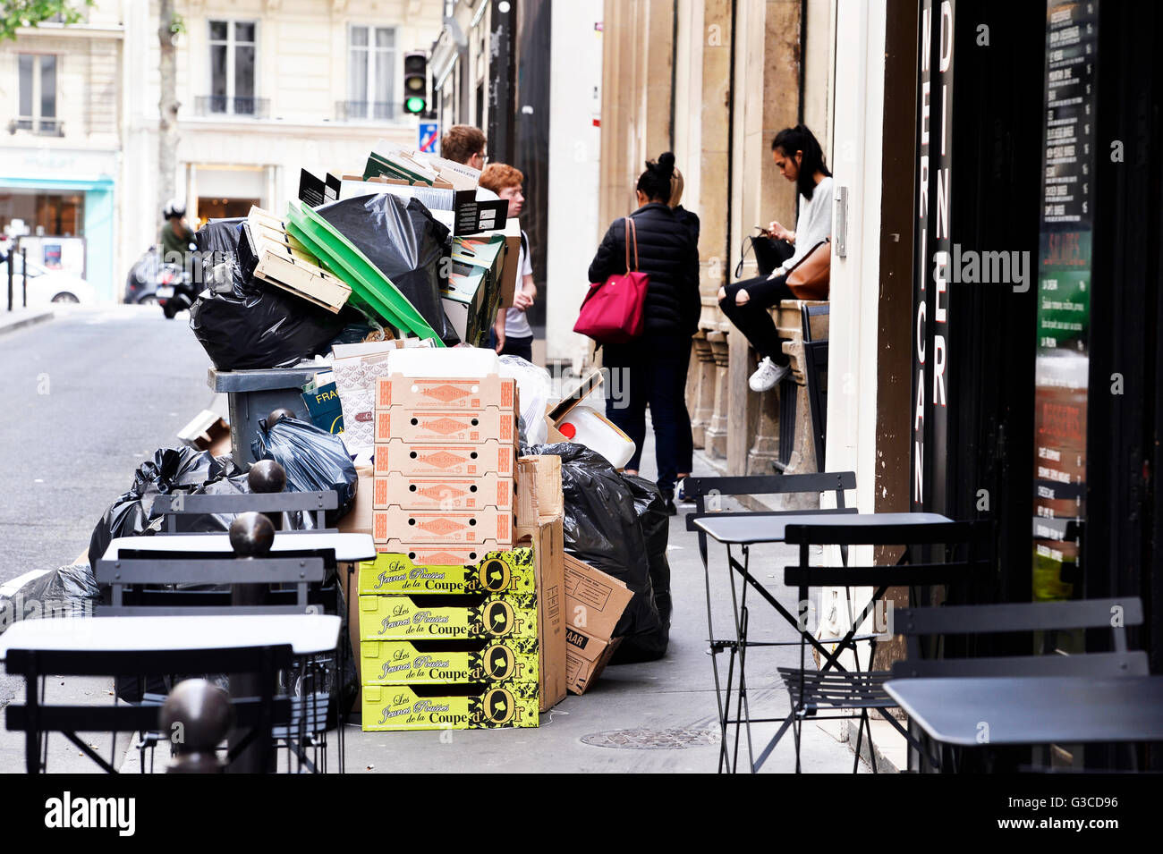 Garbage collection on strike in Paris, France Stock Photo - Alamy