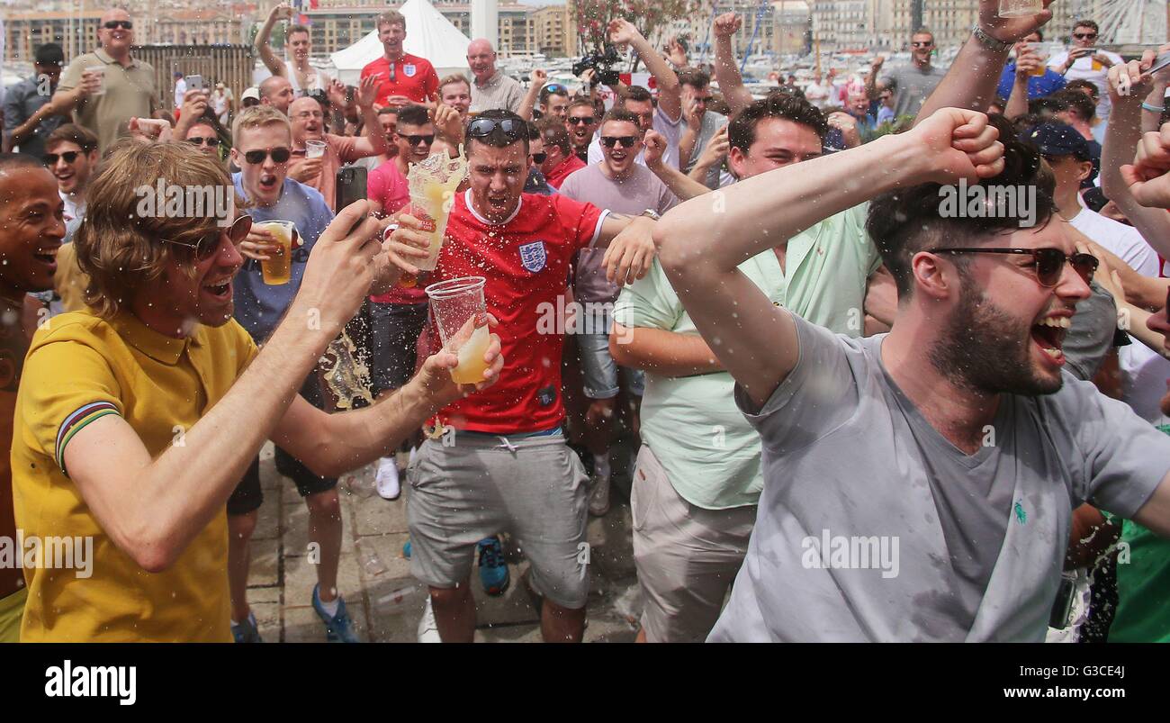 The first chant hi-res stock photography and images - Alamy